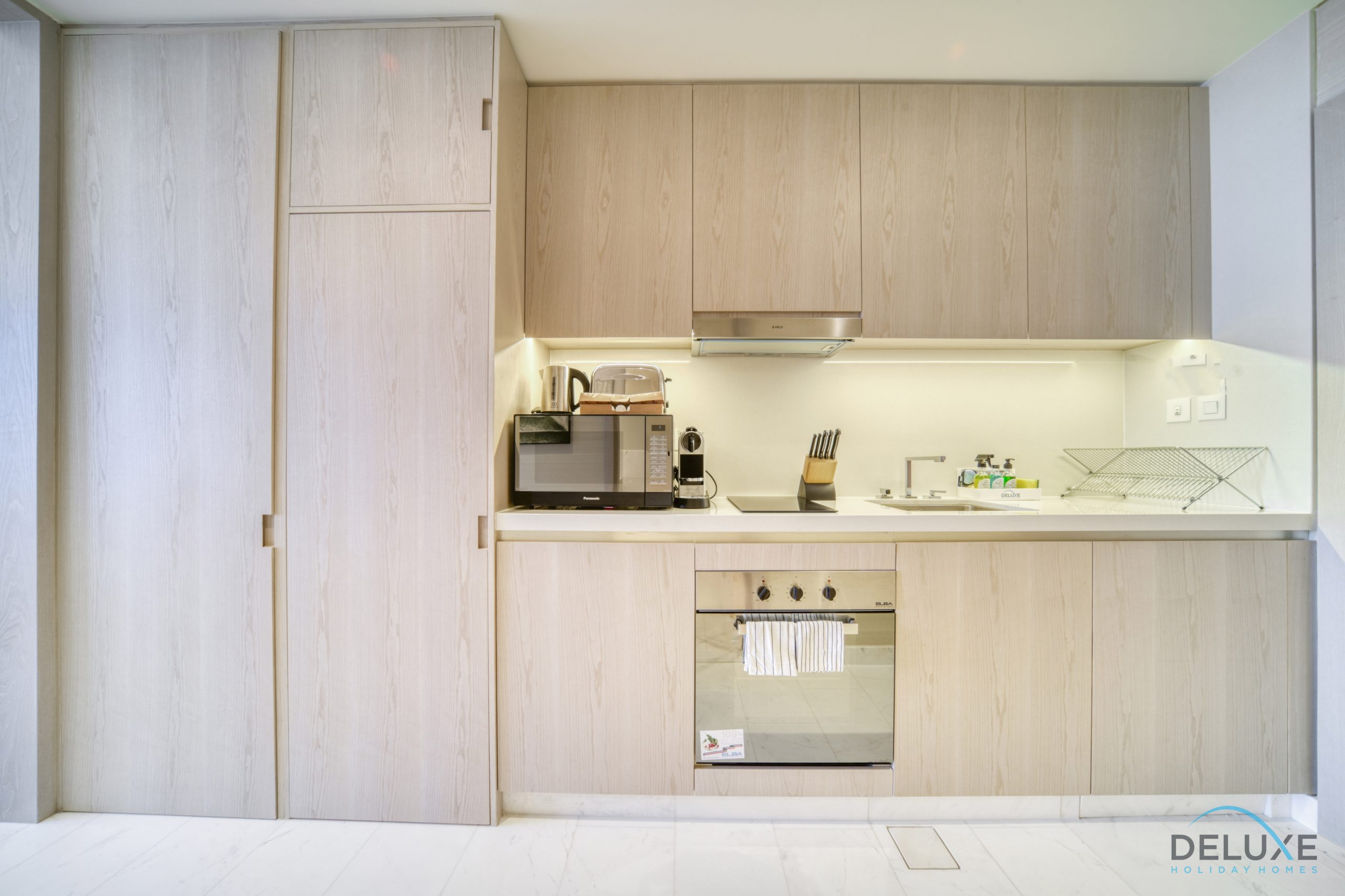 Splendid Studio at The Palm Tower - Deluxe Holiday Homes™