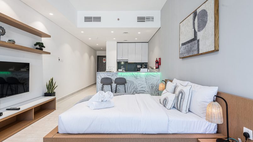 Serene Studio At Blue Wave Tower - Deluxe Holiday Homes™