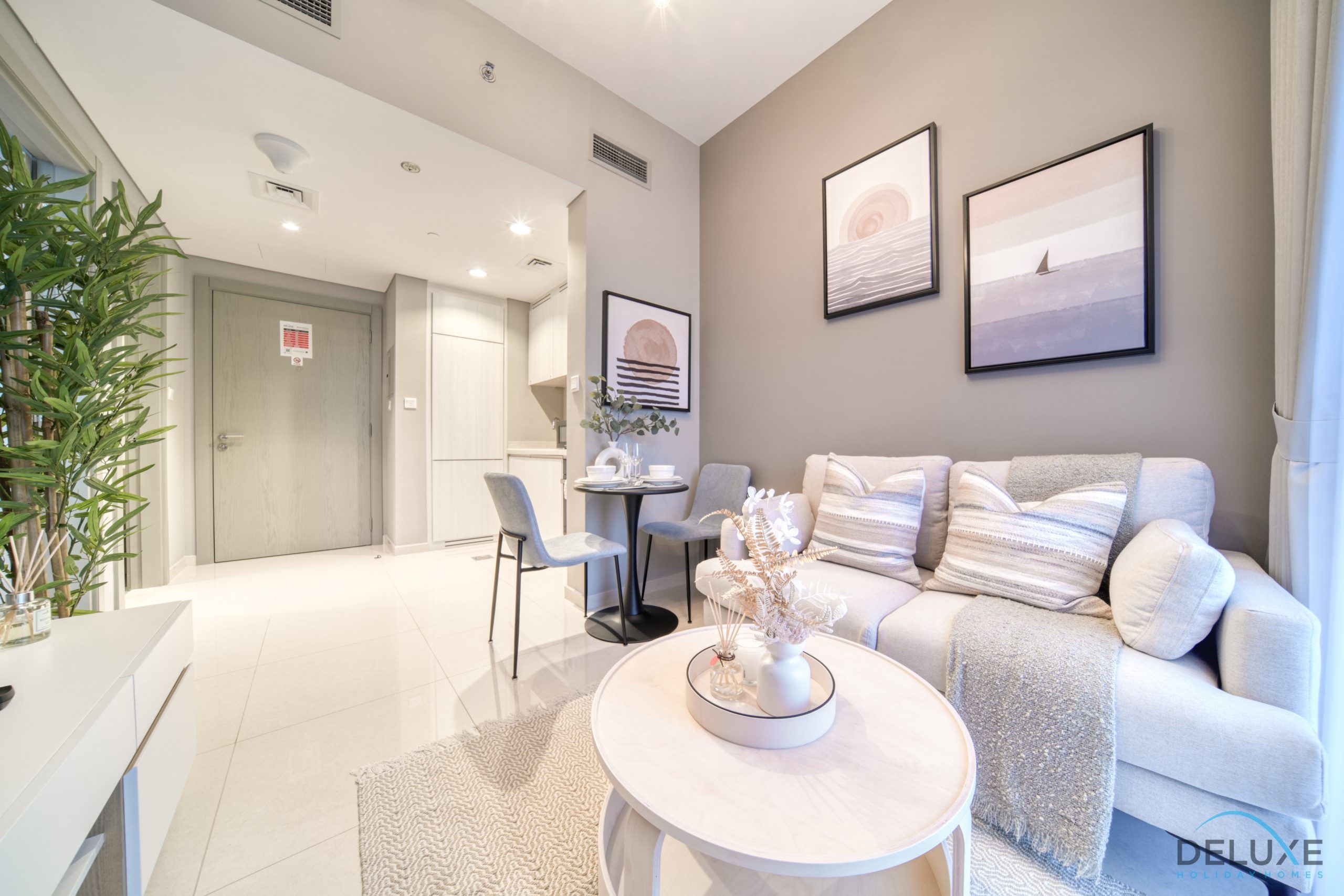 Scenic 1BR at DAMAC Zada Tower - Deluxe Holiday Homes™